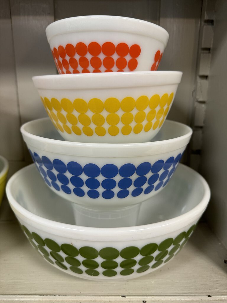 Pyrex Polka Dot Mixing Bowl Set – Franklin's
